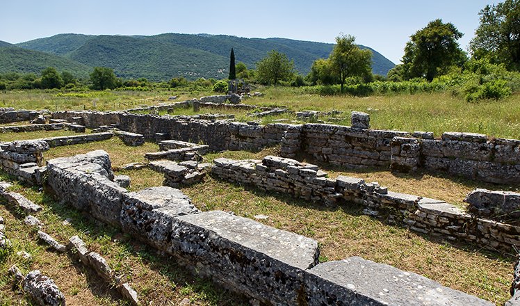 Dodoni - Ross Holidays